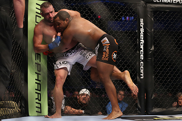 Stradalli Cycle Insider: Dion Staring fighting in Stradalli - Jaco Shorts